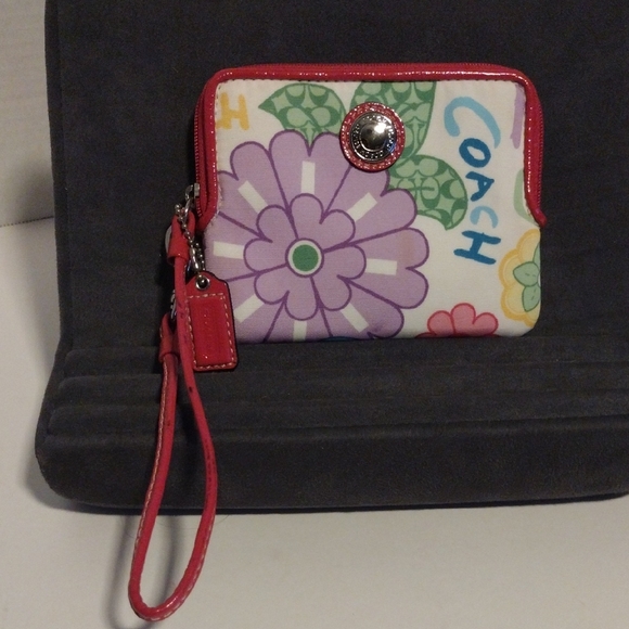 Coach | Bags | Coach Colorful Daisy Floral Graffiti Zip Around Wristlet ...